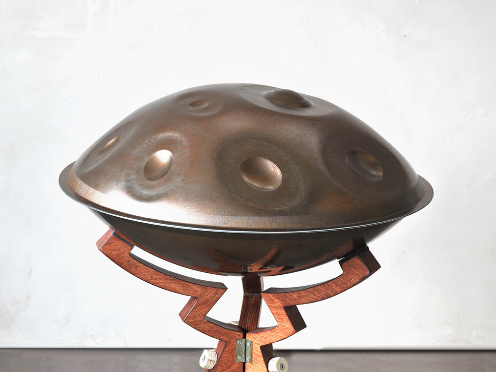 Nala-Handpan-Drum-Nahaufnahme-Bottemnotes-Tonfaelder-Bottem-Notes ...